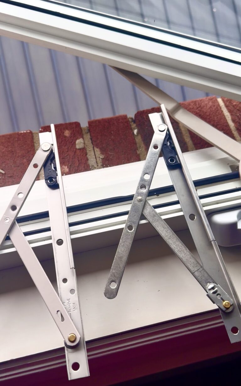 3 Reasons Why Stainless Steel Casement Window Hinges Are Better Than ...
